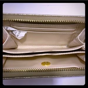 River Island | Bags | Gentlyused River Island Metallic Gold Wallet ...
